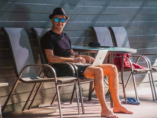 4 Steps in Becoming a Happier Freelancer | LifeFalcon.Com